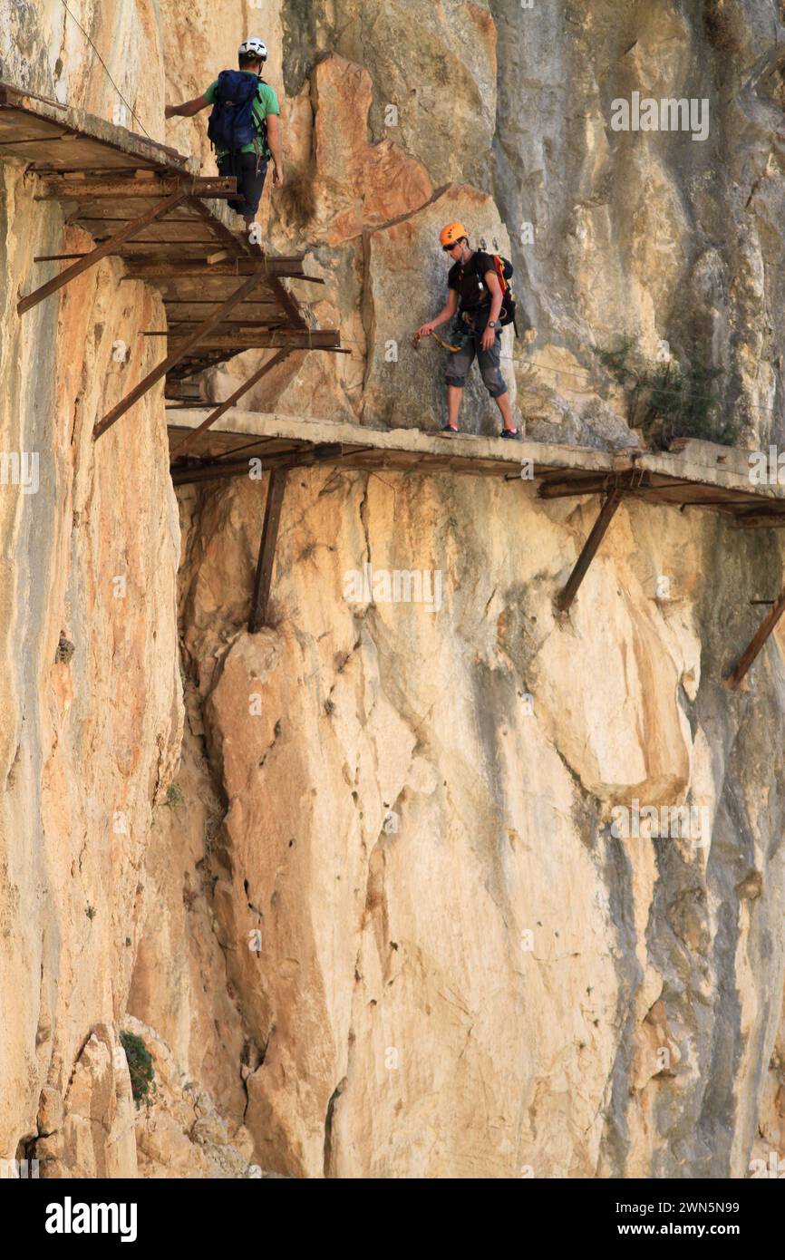09/10/11 A group make their way round the most dangerous path in the ...