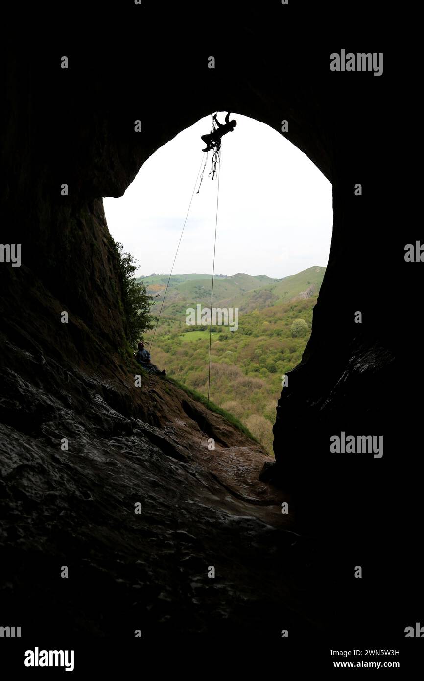 05/05/14 Scott Anderson, 36, climbs one of Britain's longest roof ...