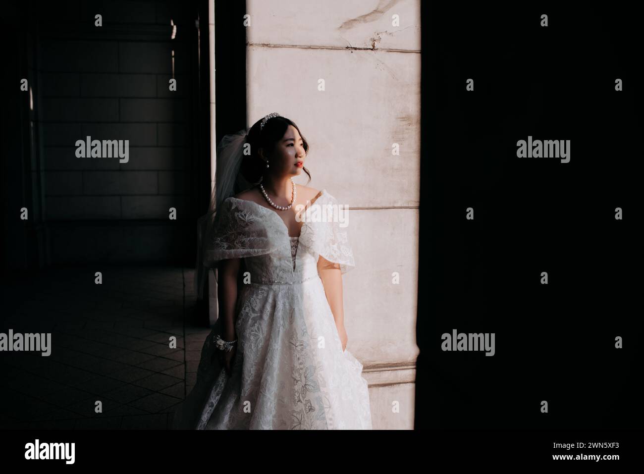 Veil stands hi-res stock photography and images - Alamy