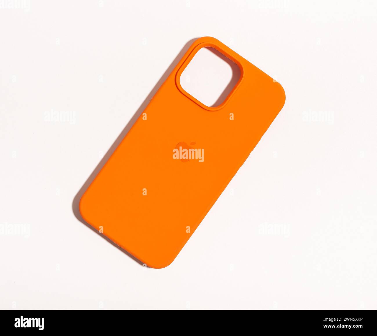 Iphone 15 pro plus hi-res stock photography and images - Alamy