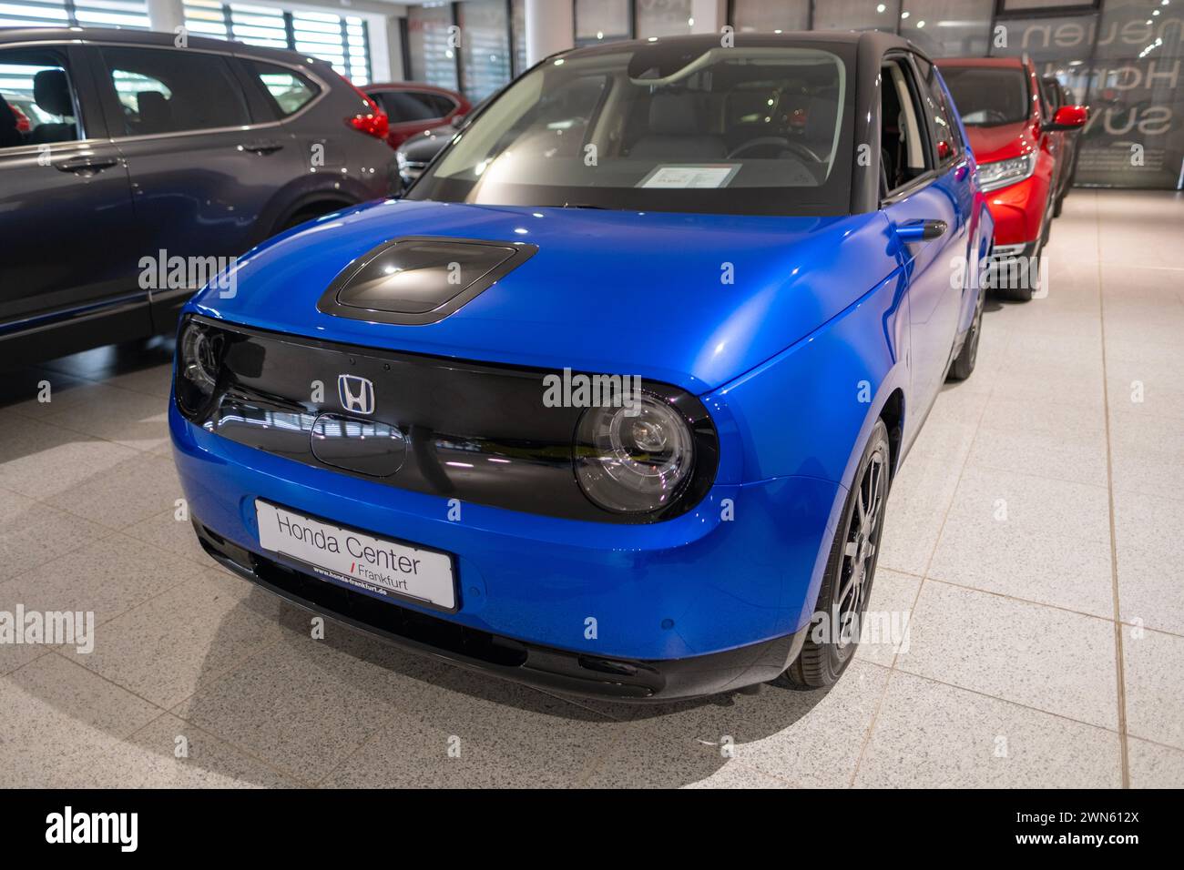 blue Honda e Electric Car, electric subcompact ev Japanese manufacturer ...