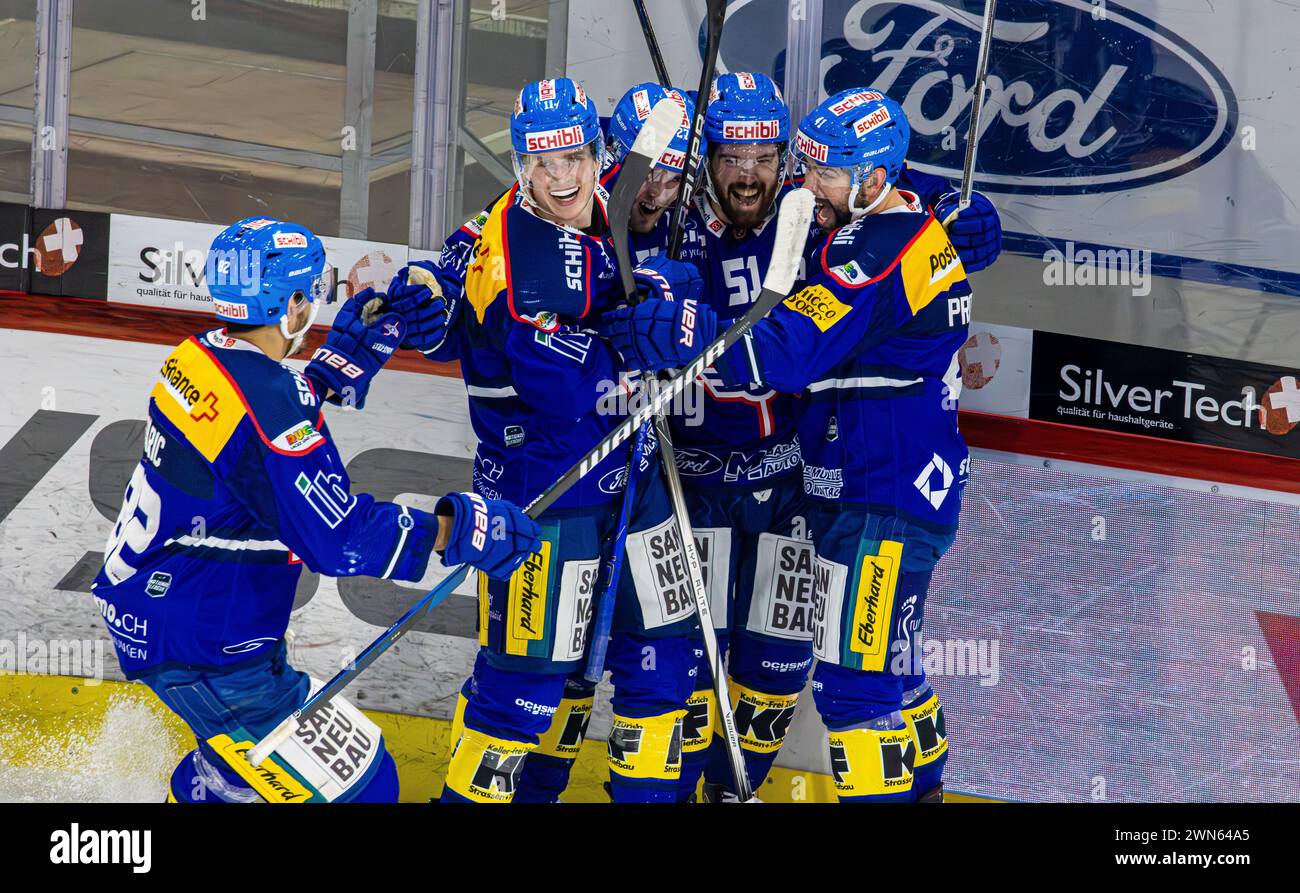 Hunter garlent hi-res stock photography and images - Alamy