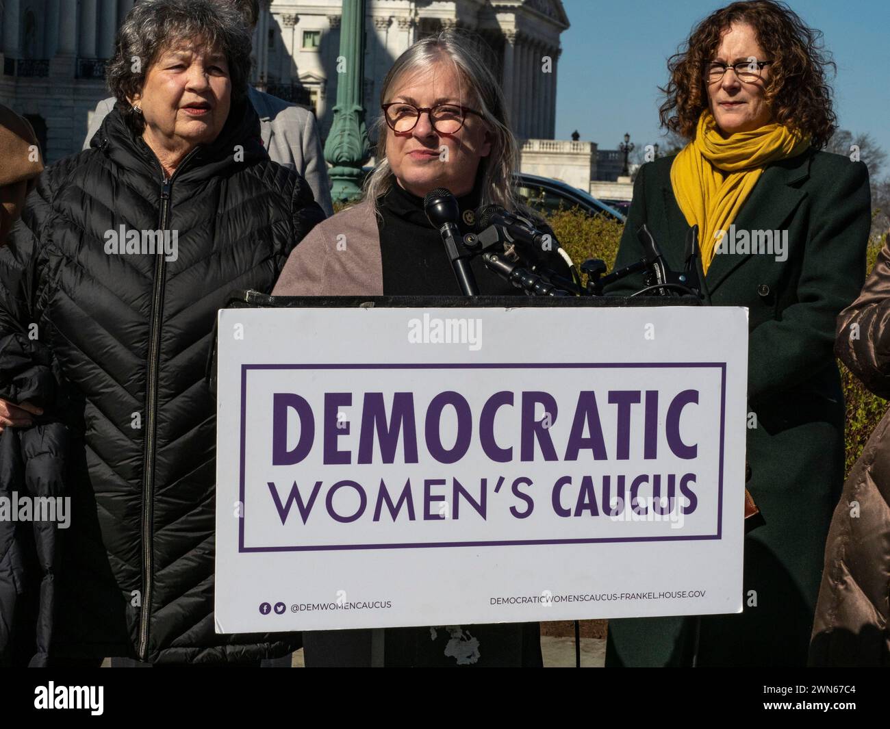 20240229 ivfpresser 01 jpg hi-res stock photography and images - Alamy