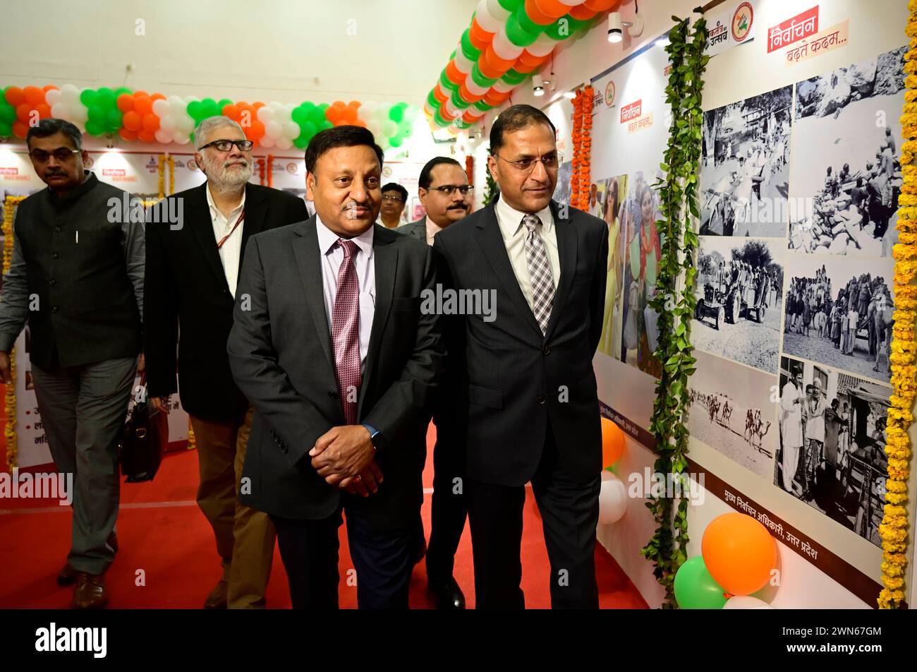 Chunav hi-res stock photography and images - Alamy