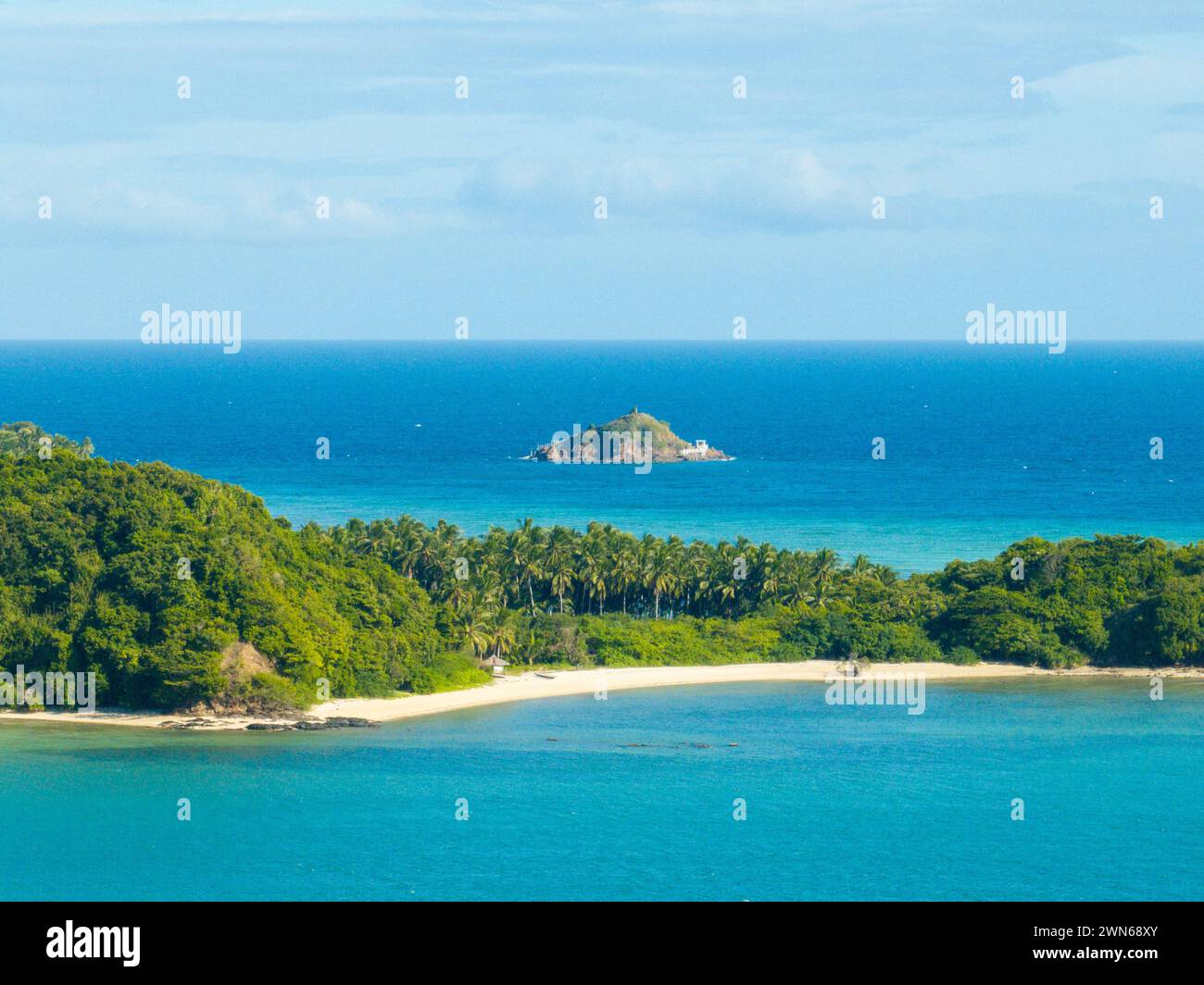 Tropical white sand beach with turquoise sea water. Cabangajan Island ...