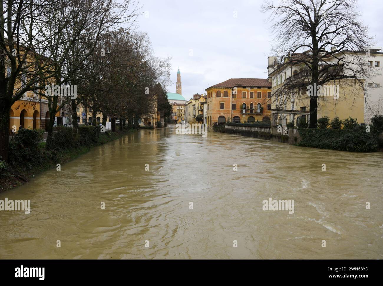 River overflow swollen weather flood floods hi-res stock photography ...