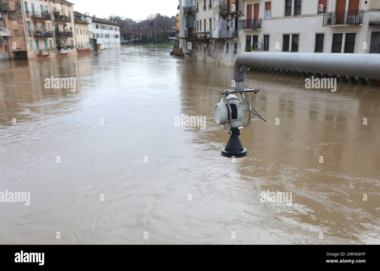 Ultrasonic sensor Hydrometric Probe for River Water Level Measurement ...