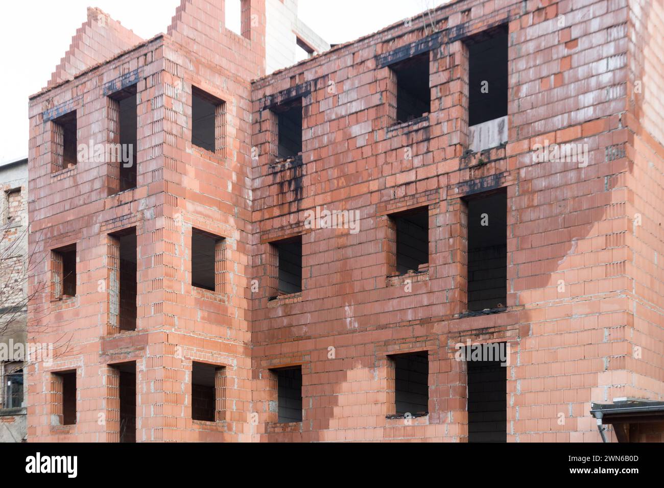 Unfinished house hi-res stock photography and images - Alamy