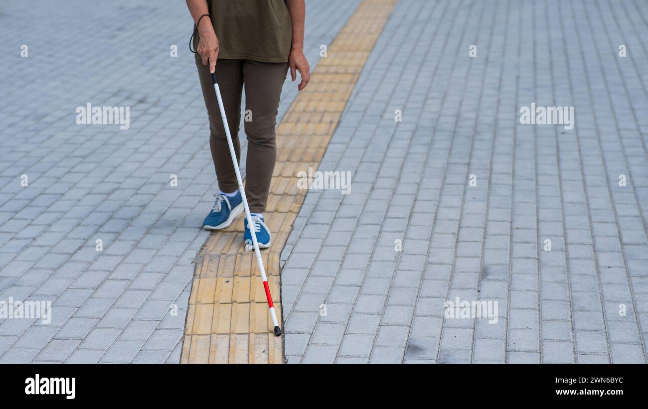 Tactile walking surface indicator hi-res stock photography and images ...