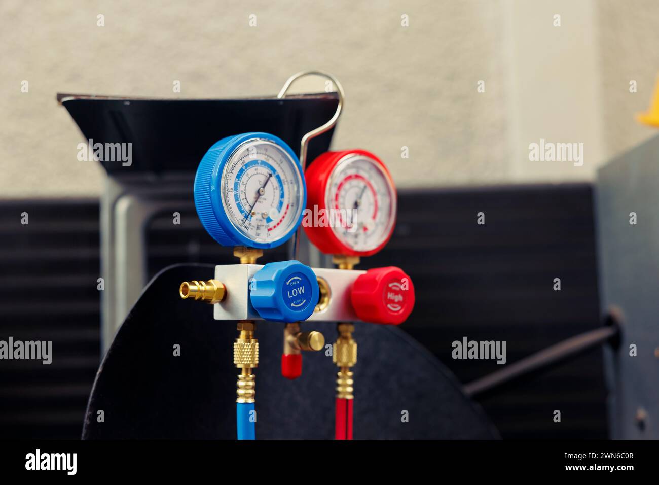 Freon levels hi-res stock photography and images - Alamy Freon levels hi-res stock photography and images - Alamy