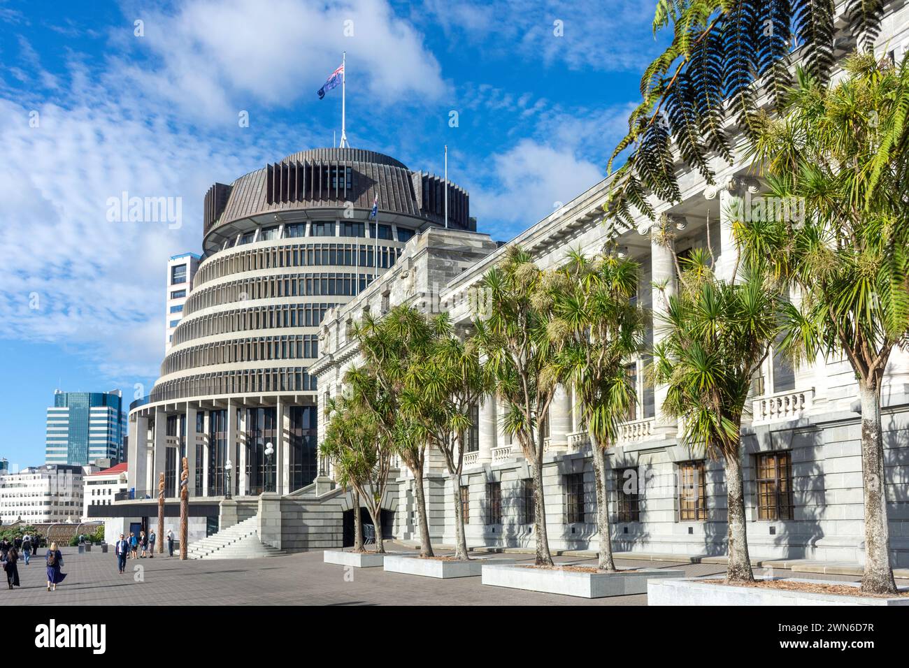 The Beehive and Edwardian New Zealand Parliament Building, Lambton Quay ...