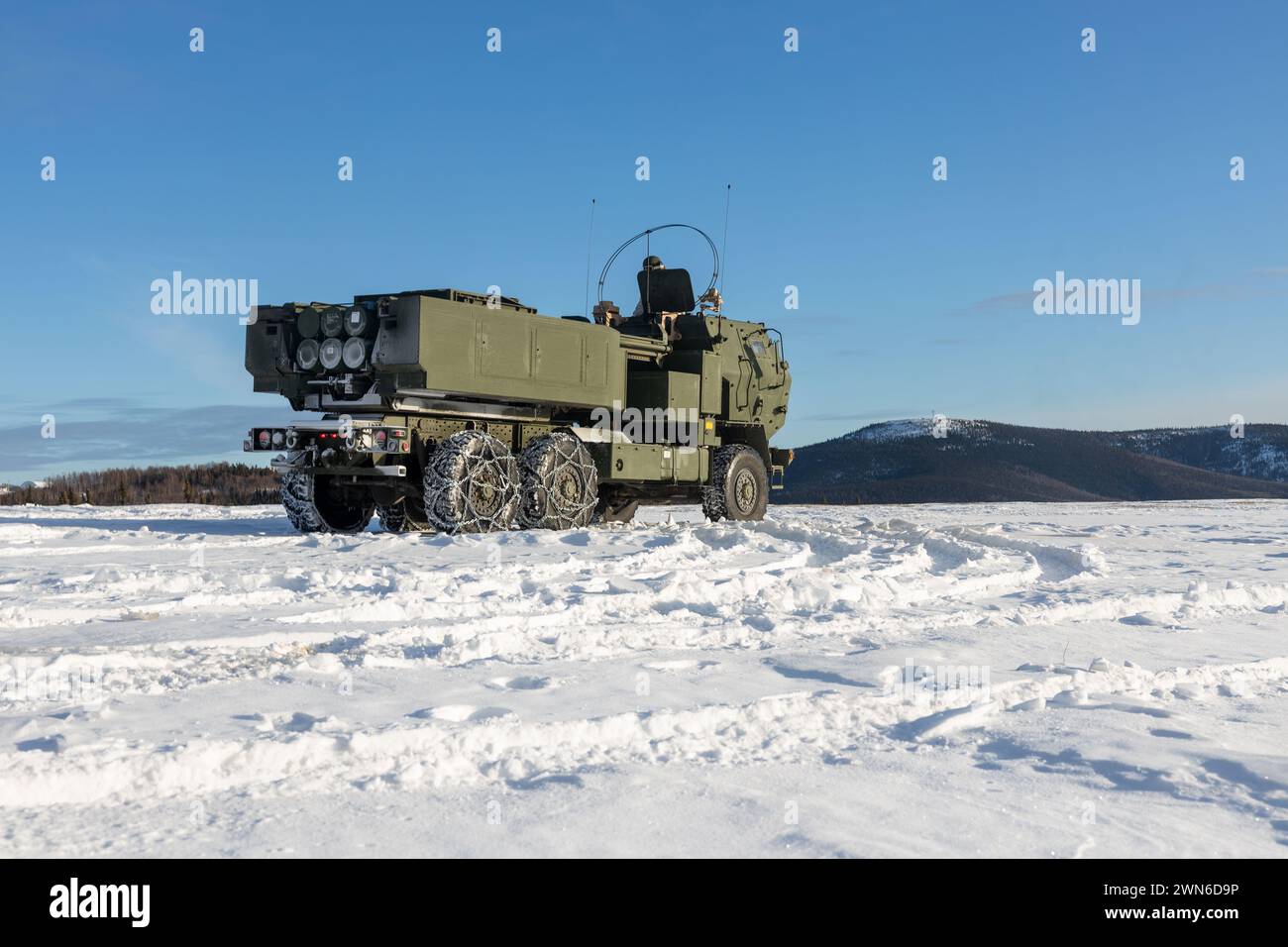 U.S. Marines with Fox Battery, 2nd Battalion, 14th Marine Regiment, 4th ...