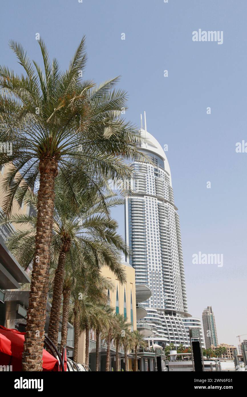 Uae building design hi-res stock photography and images - Alamy