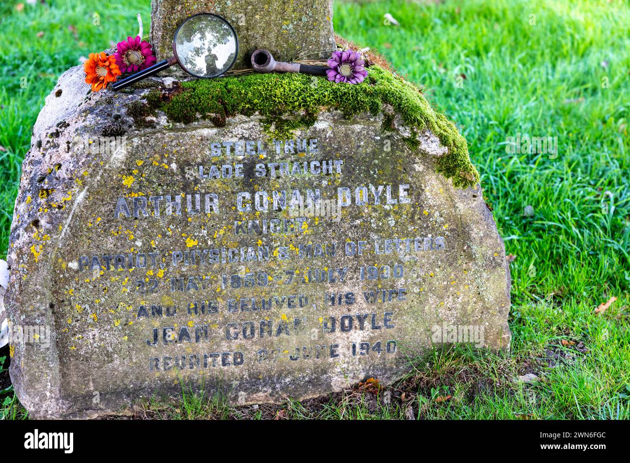 Sir Arthur Conan Doyle headstone, buried with his wife, in All Saints ...