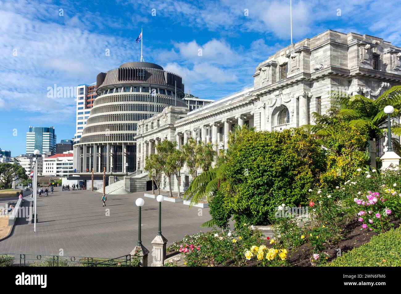 The Beehive and Edwardian New Zealand Parliament Building, Lambton Quay ...