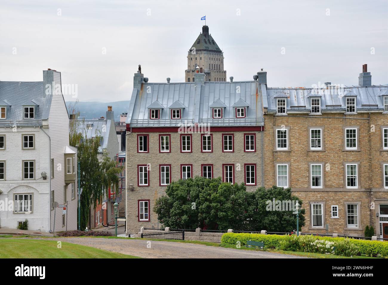 Chateau frontenac background hi-res stock photography and images - Alamy