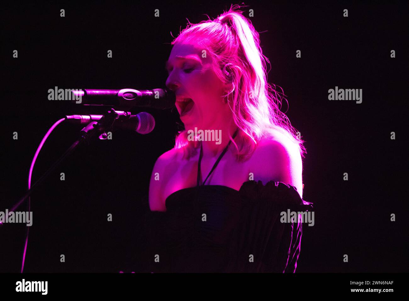 Verite sangerin hi-res stock photography and images - Alamy