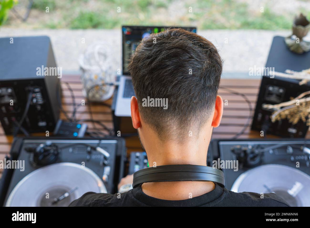 Turntable overhead hi-res stock photography and images - Alamy
