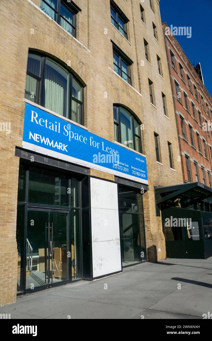 Empty retail space hi-res stock photography and images - Alamy