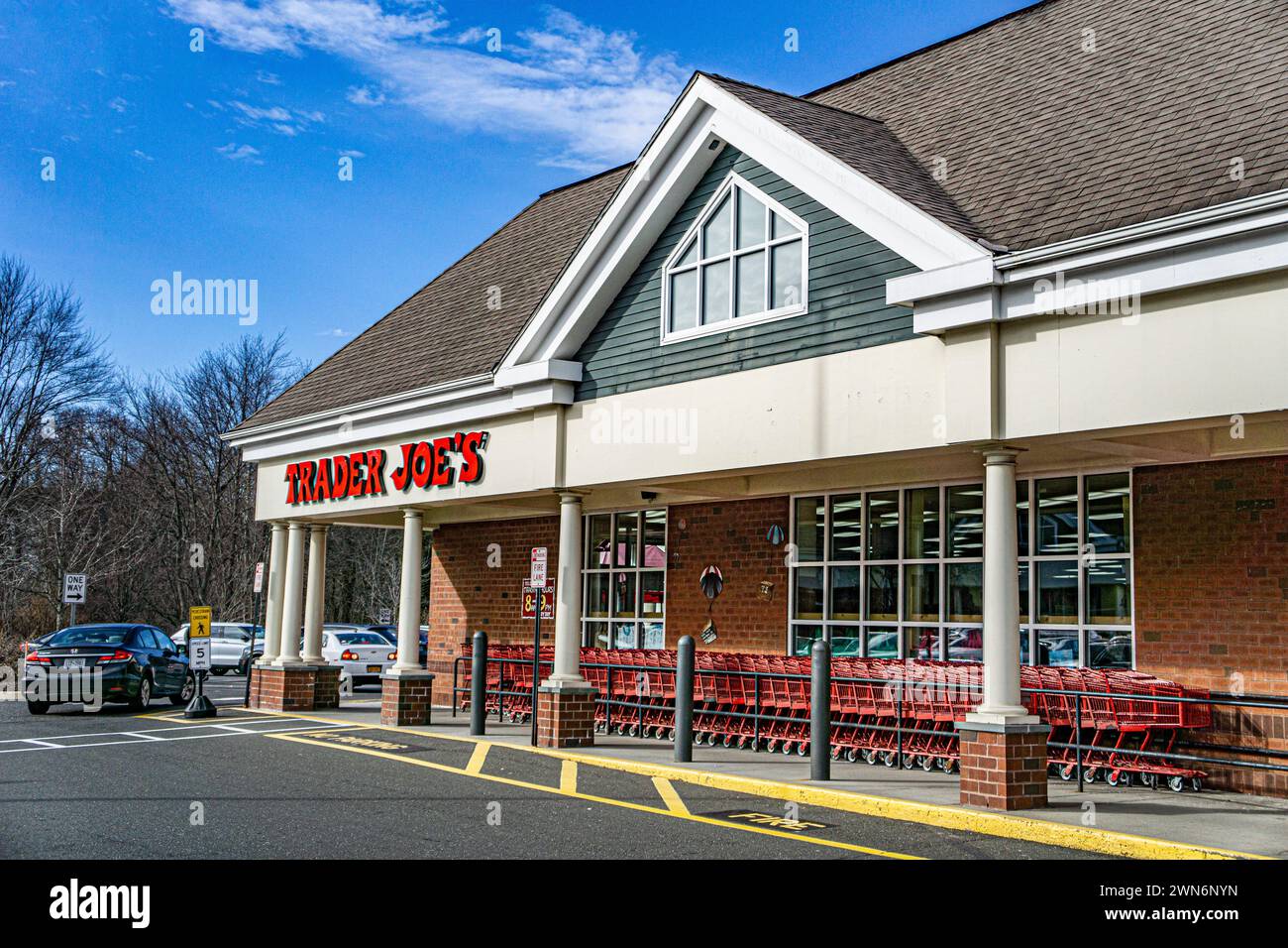 Trader Joe's grocery store, exterior view Stock Photo - Alamy