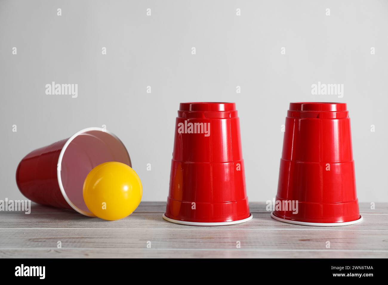 The shell game three cups trick hi-res stock photography and images - Alamy
