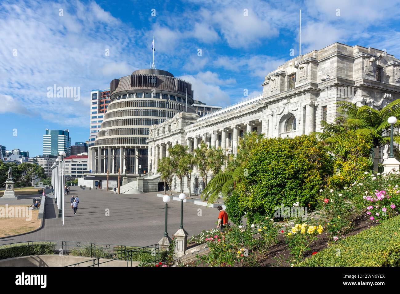 The Beehive and Edwardian New Zealand Parliament Building, Lambton Quay ...