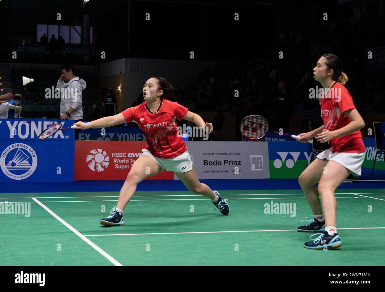 Luo fan hi-res stock photography and images - Alamy