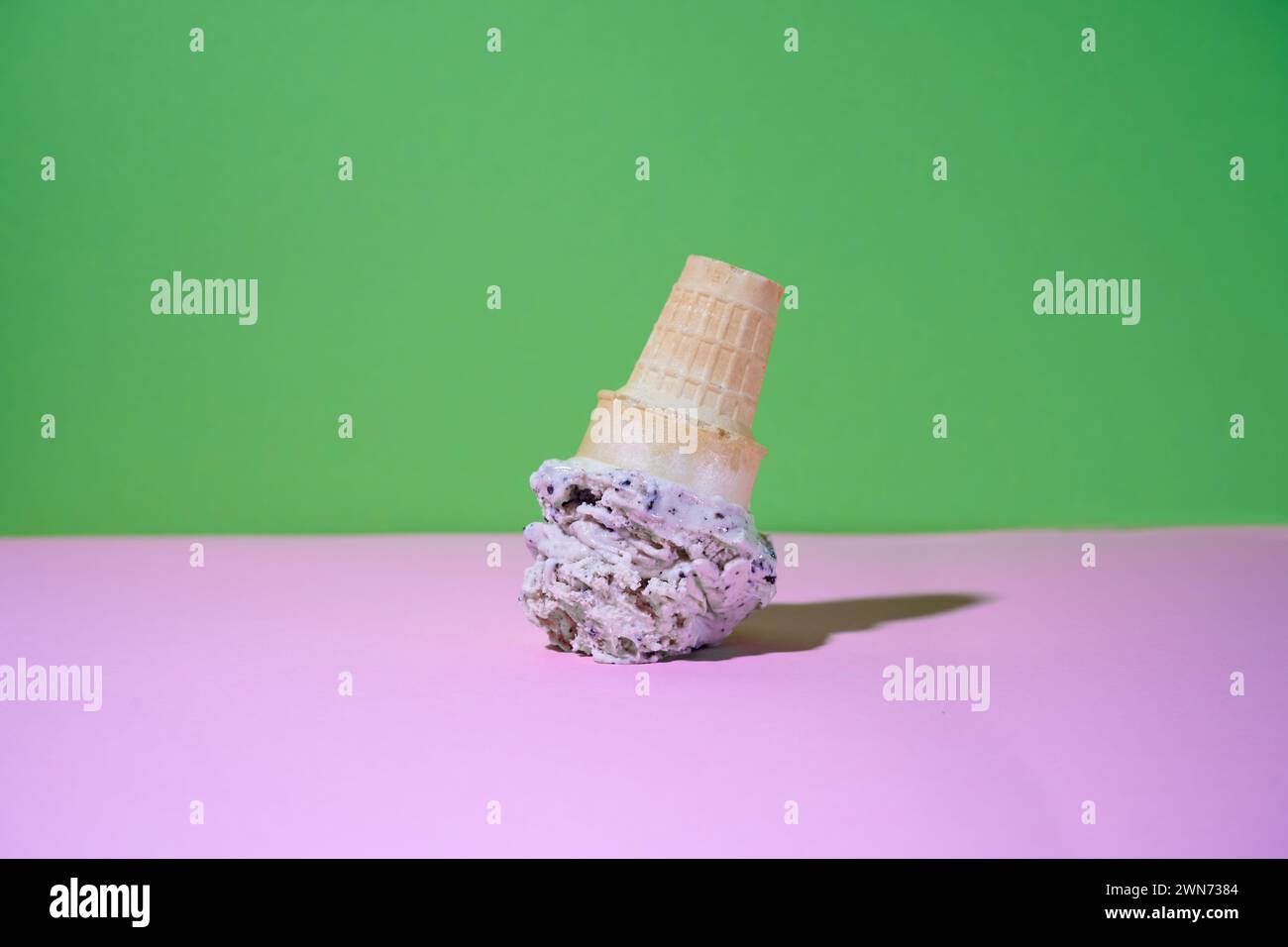 Dropped ice cream on ground hi-res stock photography and images - Alamy