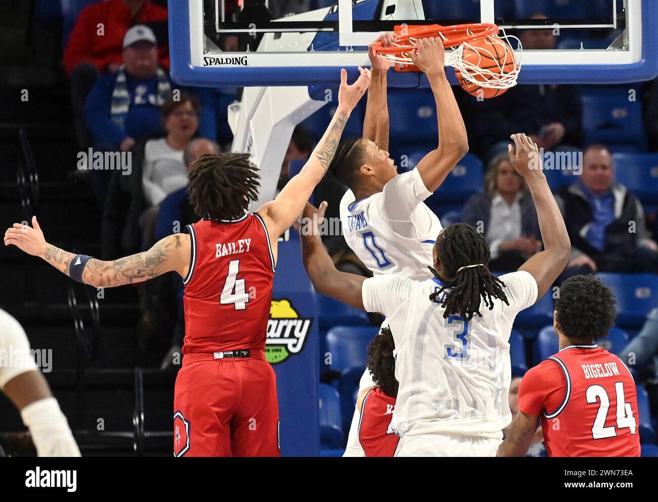 ST. LOUIS, MO - FEBRUARY 28: Saint Louis guard Kellen Thames (0) dunks ...