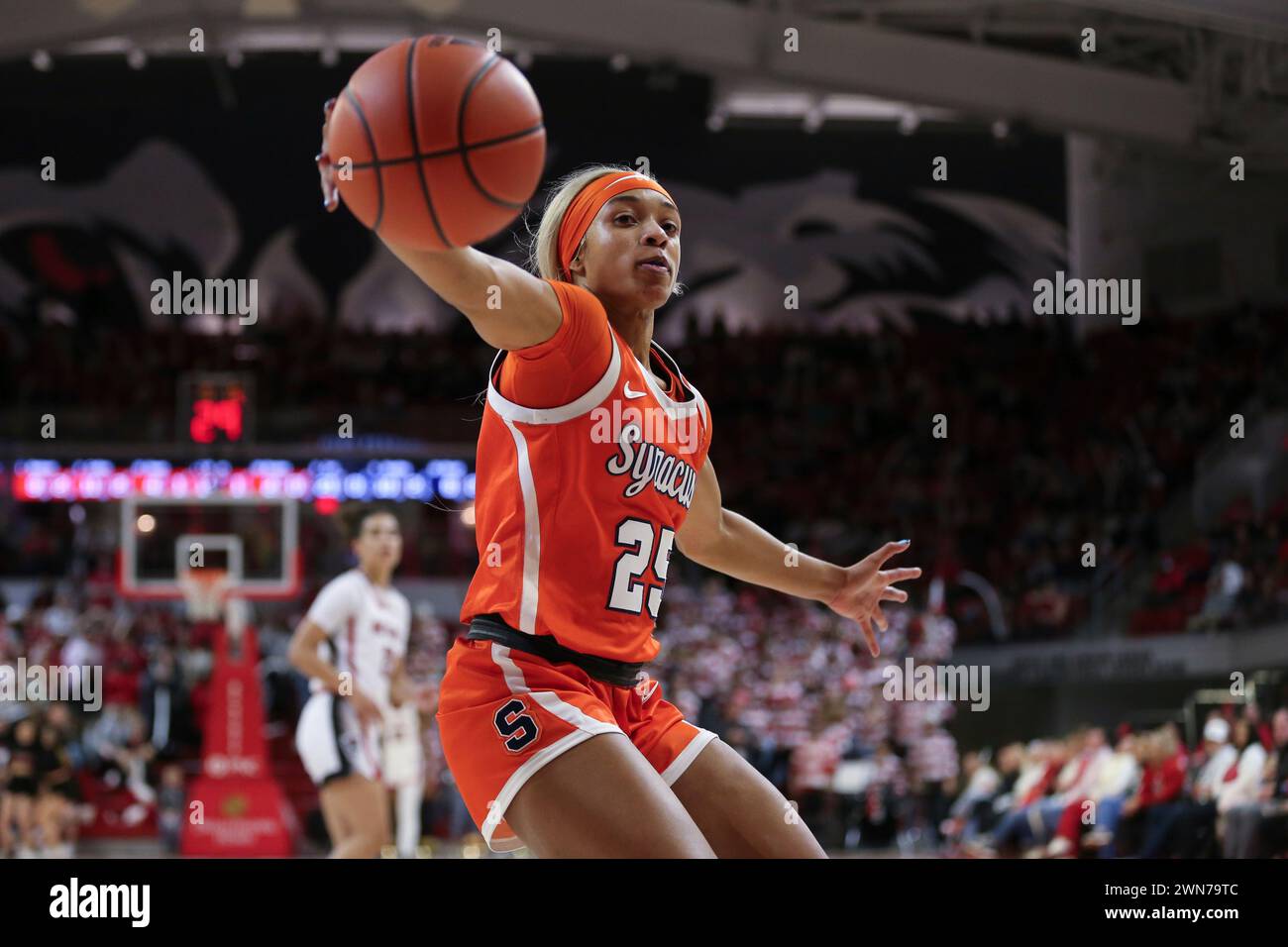 RALEIGH, NC - FEBRUARY 29: Syracuse Orange guard Alaina Rice (25 ...