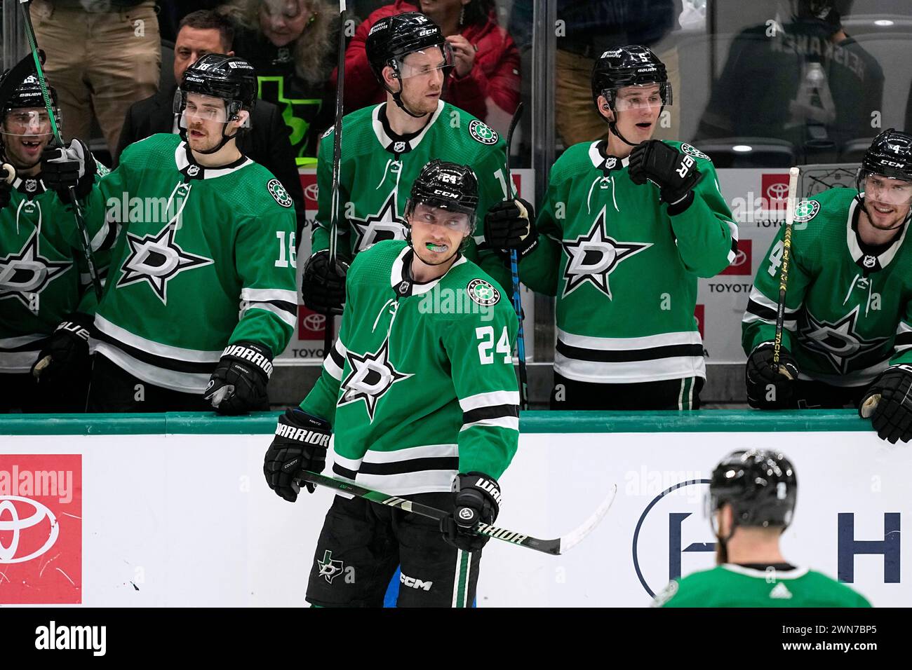 Dallas Stars center Roope Hintz (24) celebrates with the bench after ...