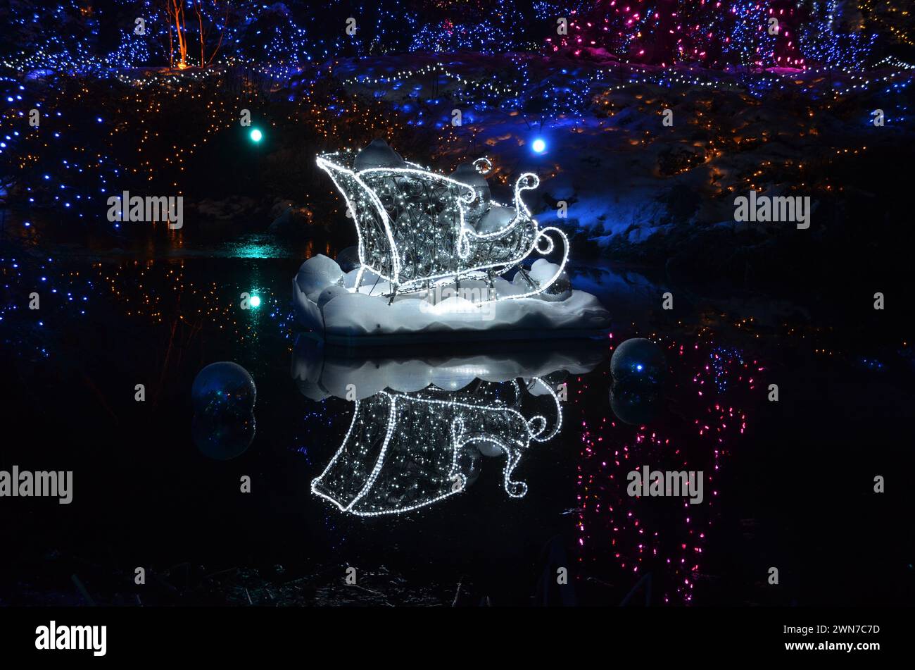 Santa sleigh sky hi-res stock photography and images - Alamy