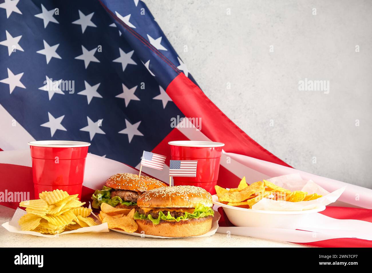 Burgers and nachos hi-res stock photography and images - Alamy