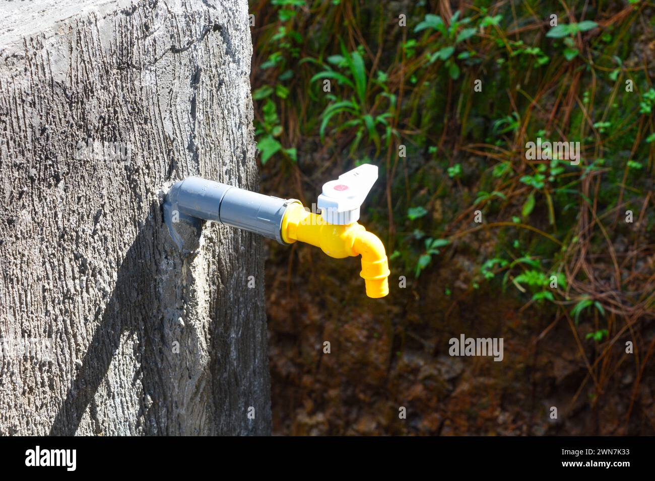 Yellow white pipe earth hi-res stock photography and images - Alamy