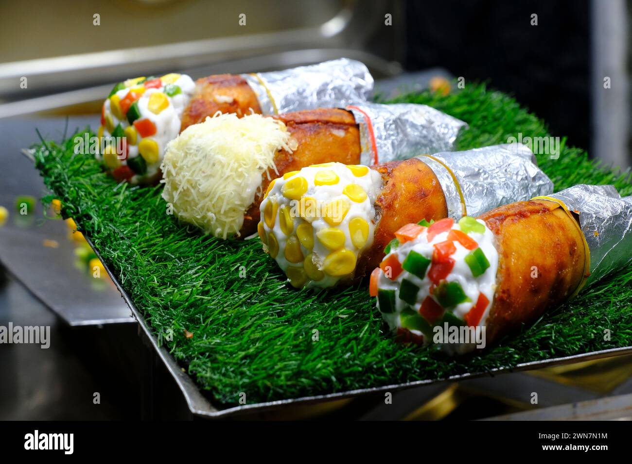 Indore Sarafa Bazaar, India’s Midnight Food capital of Madhya Pradesh ...