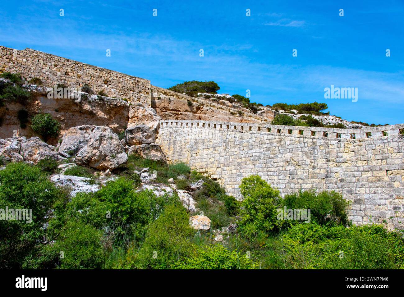 Victoria Lines Fortification Walls - Malta Stock Photo - Alamy