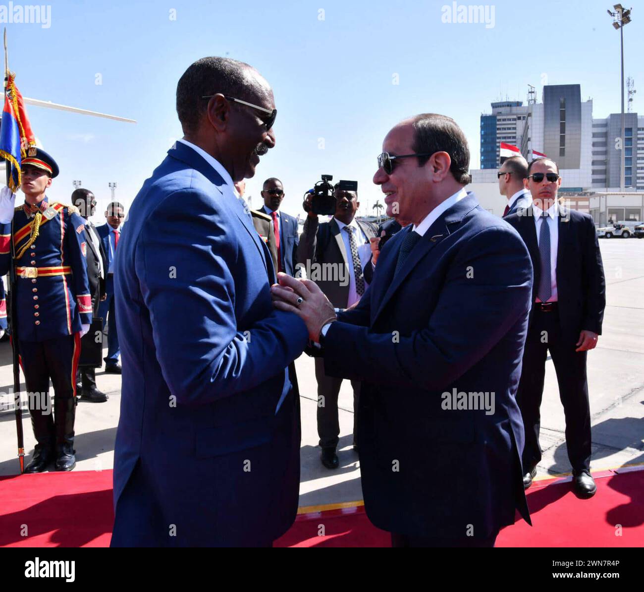 Egyptian President Abdel Fattah Al-Sisi receives Lieutenant General ...