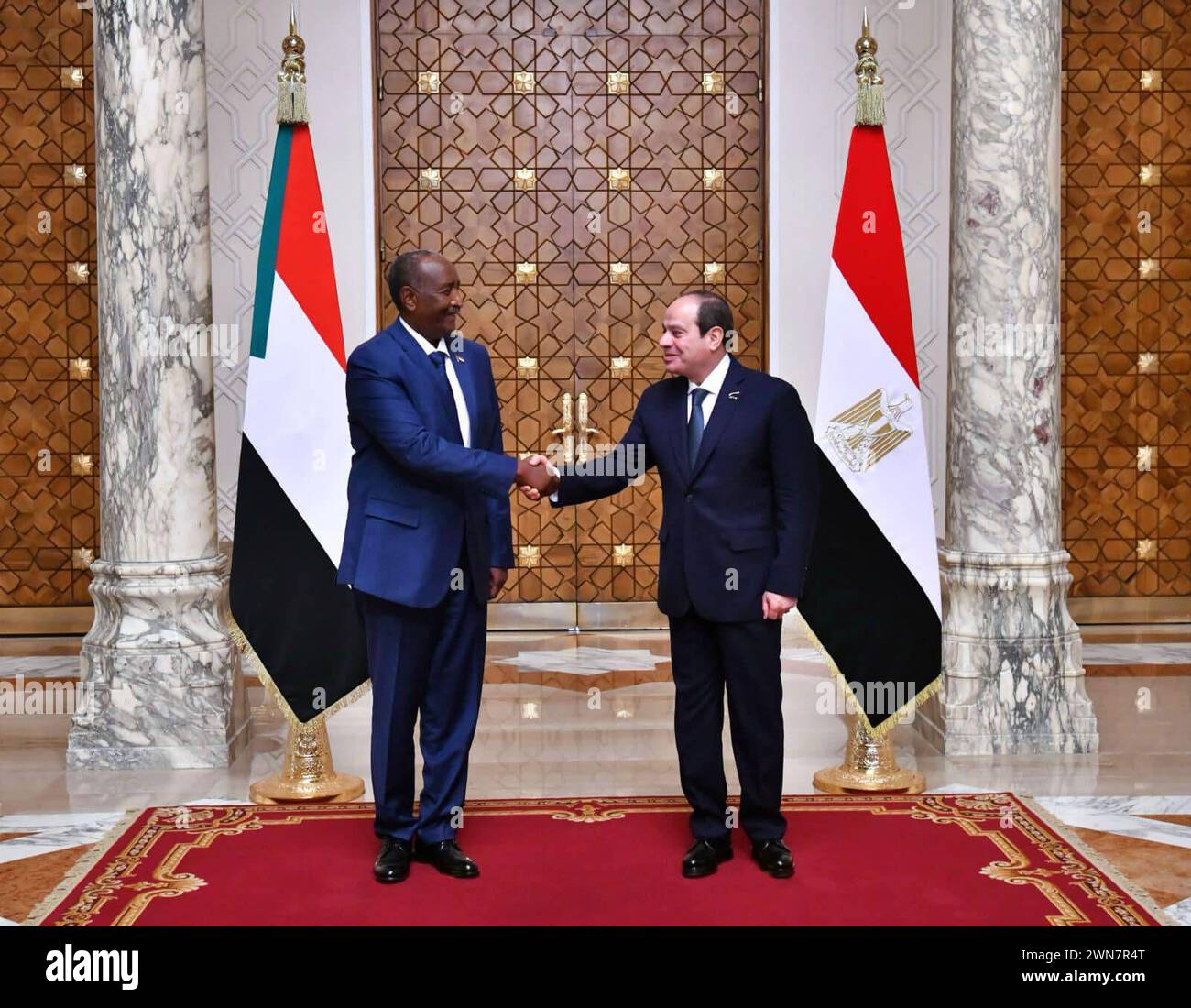 Egyptian President Abdel Fattah Al-Sisi receives Lieutenant General ...