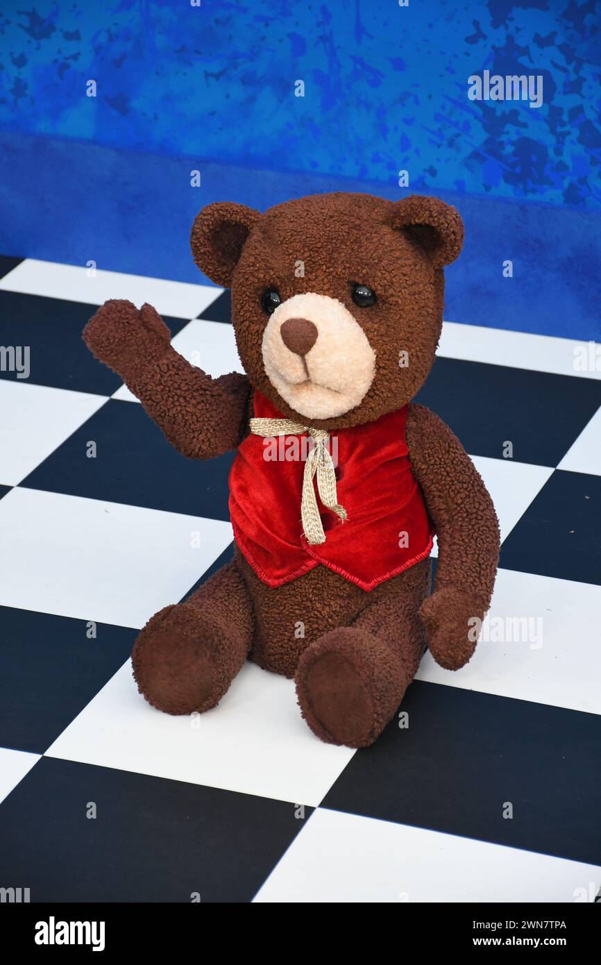Los Angeles, California, USA 29th February 2024 Chauncey the Bear ...