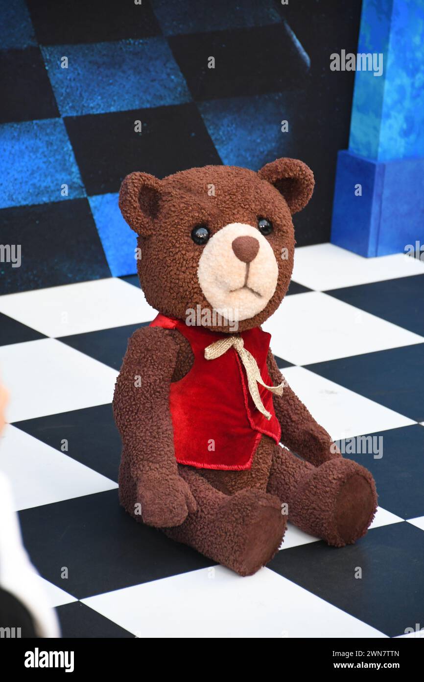 Los Angeles, California, USA 29th February 2024 Chauncey the Bear ...