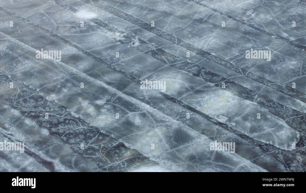 Aerial top-down view to the textures and patterns of the cracked sea ...