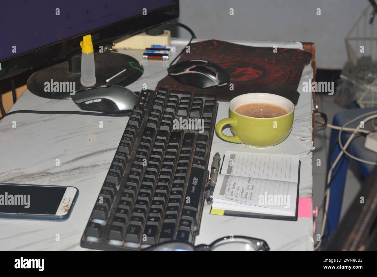 Indonesia school classroom computer hi-res stock photography and images ...