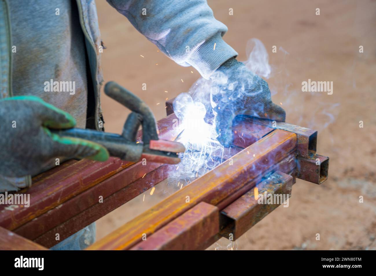 Argon source hi-res stock photography and images - Alamy