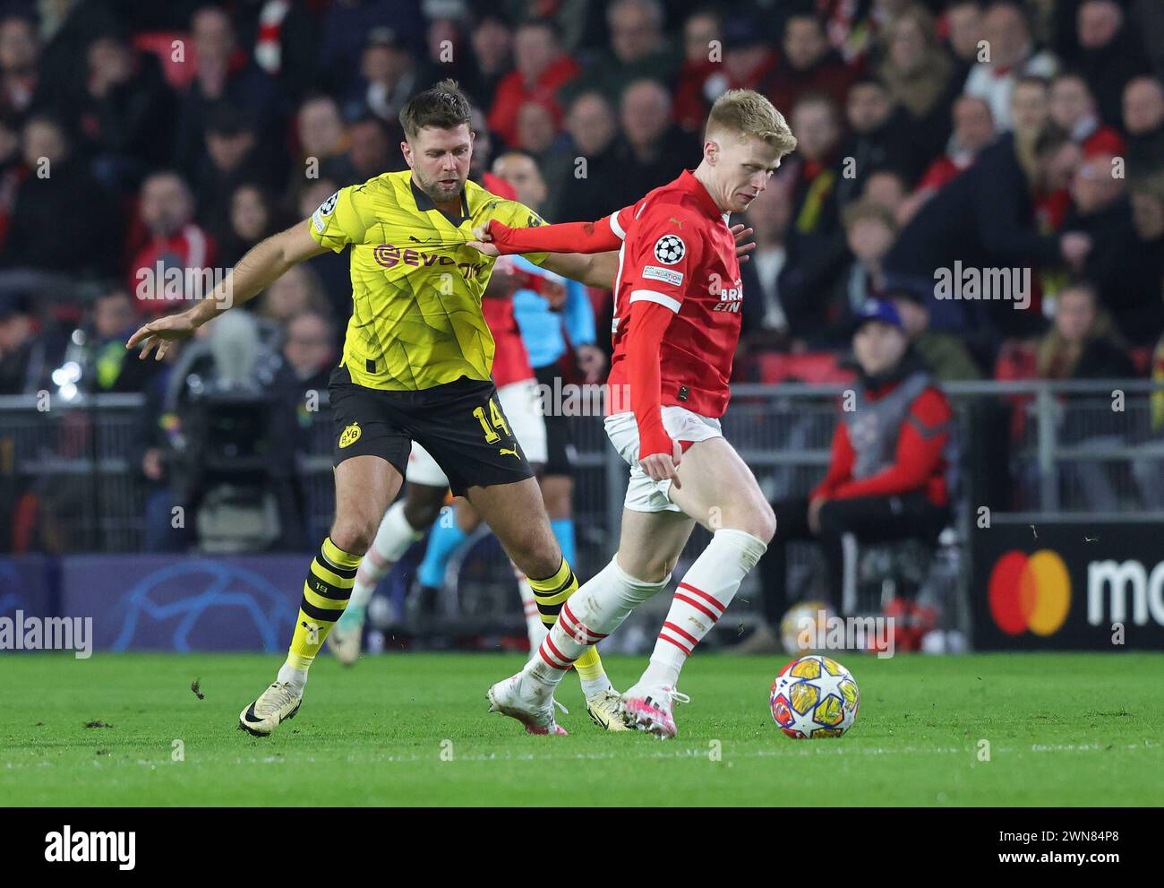 Eindhoven, Niederlande. 20th Feb, 2024. firo: 02/20/2024, football, soccer, UEFA CHAMPIONS ...