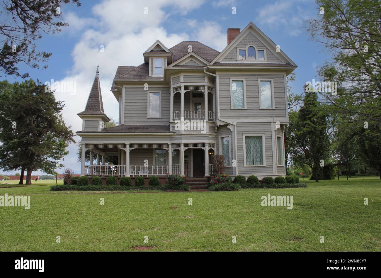 A historic Victorian mansion in rural East Texas, located in Bullard ...