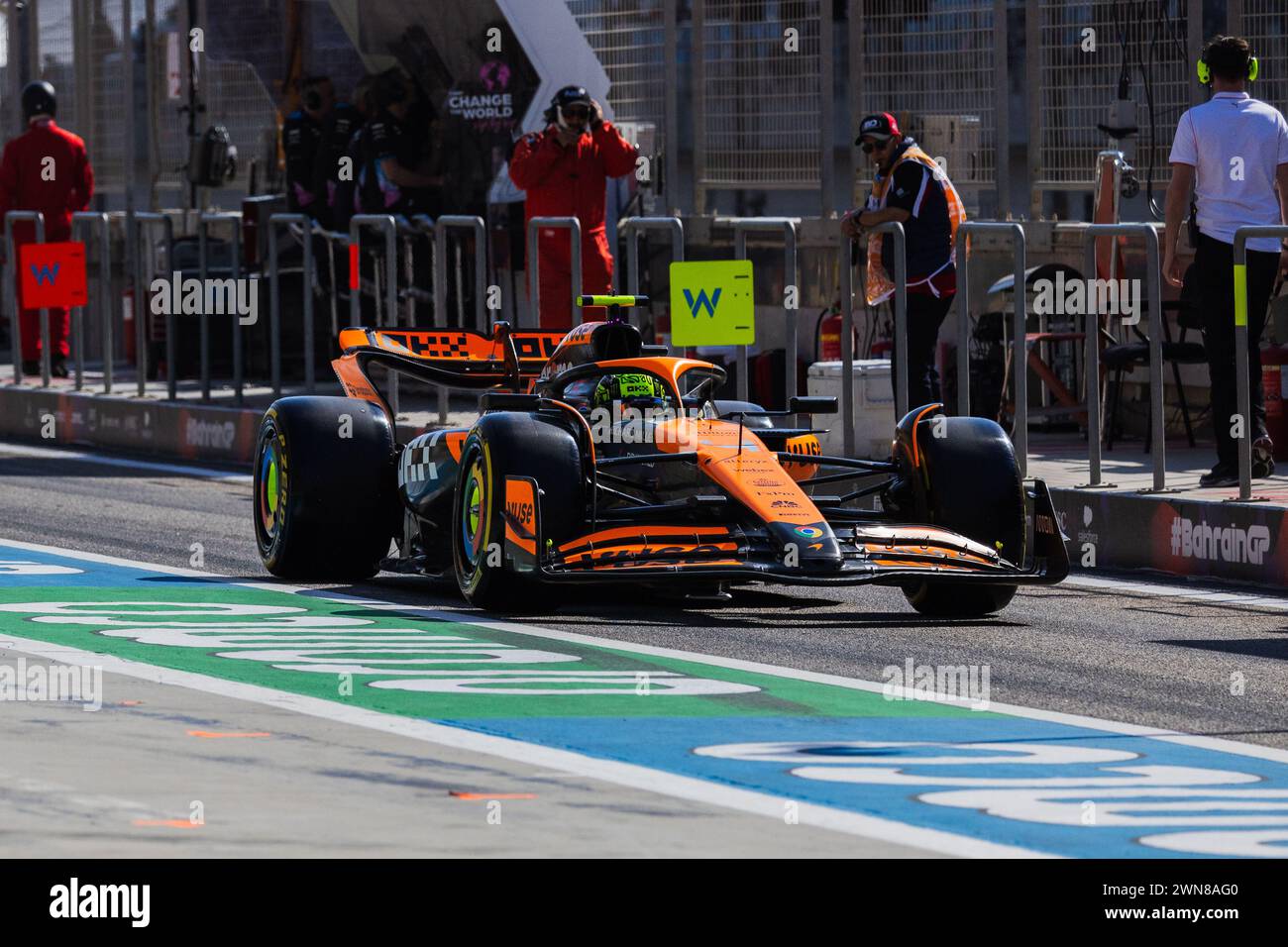 Lando norris f1 2024 bahrain 2024 hi-res stock photography and images ...