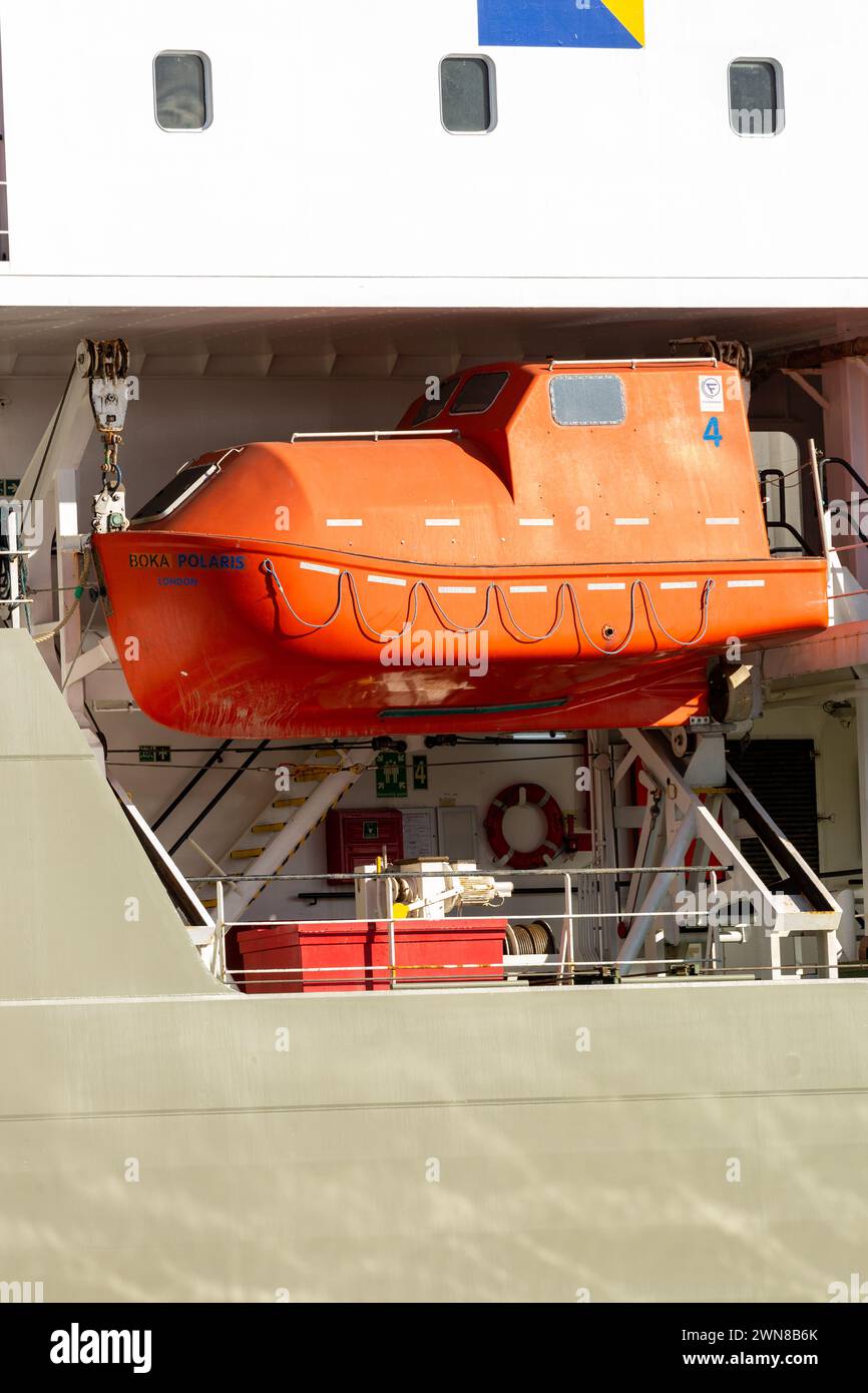 Enclosed docks hi-res stock photography and images - Alamy