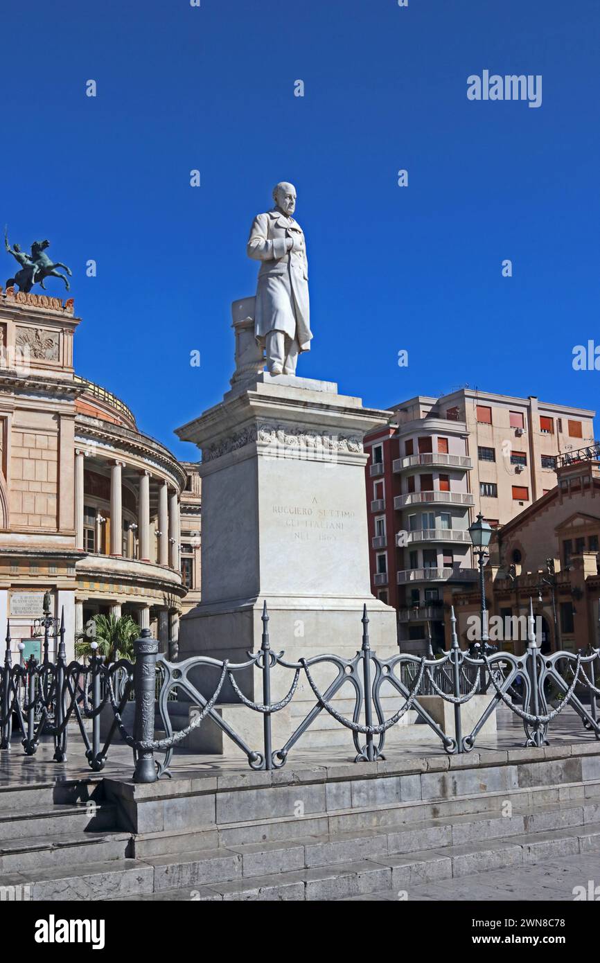 Palermo sicily statue hi-res stock photography and images - Alamy