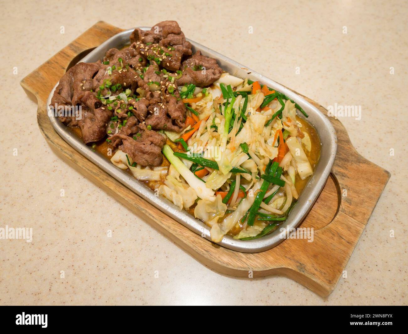Beef vegetables teppanyaki japanese hi-res stock photography and images ...