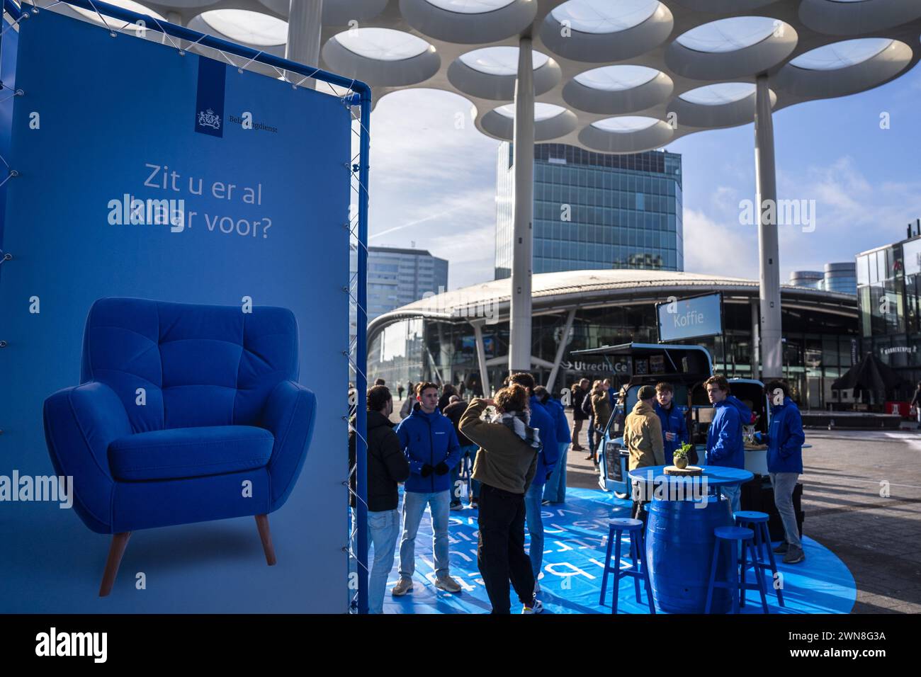 UTRECHT - Tax authorities help people with their tax returns at Utrecht ...